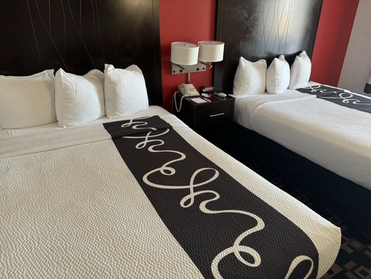 RAMADA BY WYNDHAM OCEANSIDE - Updated September 2024 - 94 Photos & 208 ...