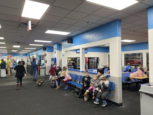 ICELAND SPORTS COMPLEX - Updated September 2025 - 51 Photos & 41 ...