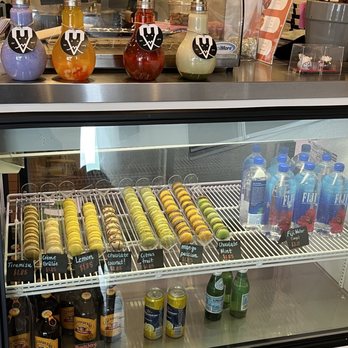 EM-TEA - Updated May 2025 - 412 Photos & 390 Reviews - 3570 G St ...