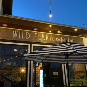 CHUB’S PUB & PACKAGE PLACE - Updated July 2024 - 15 Photos - 421 ...