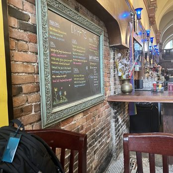 GRAND TRUNK PUB - Updated September 2024 - 409 Photos & 662 Reviews ...