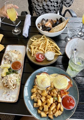 MOOFISH CAFE - Updated December 2025 - 83 Photos & 68 Reviews - 450 E ...