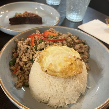 KIN KHAO - Updated February 2025 - 99 Photos & 47 Reviews - 939 W ...