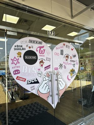 PINK BOX - Updated October 2025 - 29 Photos & 17 Reviews - 6929 Airport ...