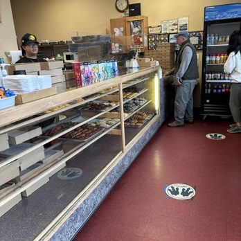 CHUCK’S DONUT SHOP - Updated December 2025 - 399 Photos & 649 Reviews ...