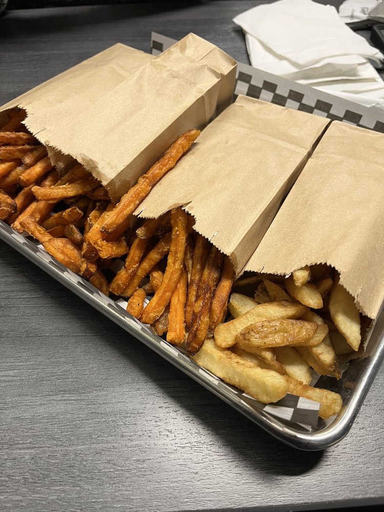 WORLD BURGER - Updated January 2026 - 44 Photos & 55 Reviews - 1651 ...