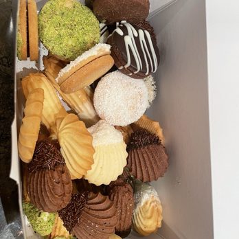 BAKLOVAH BAKERY - Updated December 2024 - 841 Photos & 384 Reviews ...