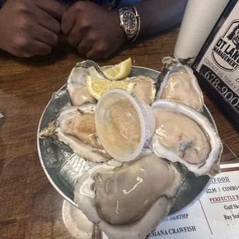 THE HALF SHELL - Updated December 2025 - 64 Photos & 74 Reviews - 1690 ...