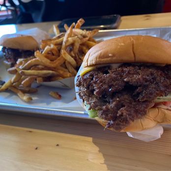 UNIBURGER - Updated December 2025 - 40 Photos & 26 Reviews - 4412 Rue ...