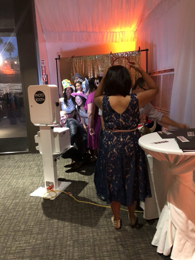 MODERN TIME PHOTO BOOTH - Updated November 2024 - 18 Photos - Cathedral ...