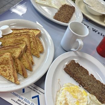 FT WRIGHT FAMILY RESTAURANT - Updated December 2025 - 137 Photos & 136 ...