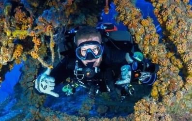 DEEP SIX DIVERS SERVICE - Updated September 2025 - 39 Photos & 15 ...