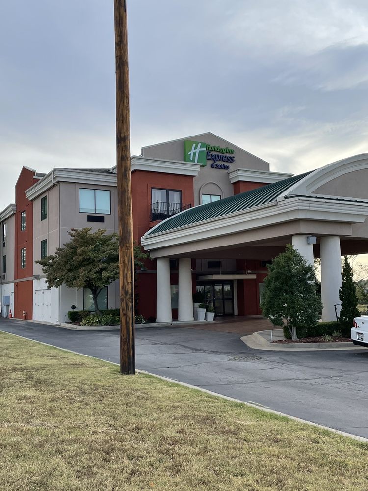 HOLIDAY INN EXPRESS & SUITES MUSKOGEE - Updated November 2025 - 15 ...