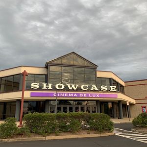 SHOWCASE CINEMA DE LUX FARMINGDALE - 67 Photos & 109 Reviews - Cinema ...