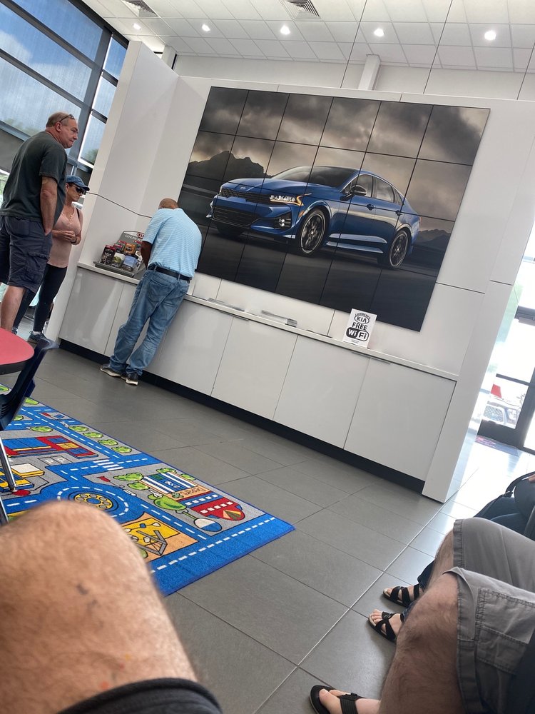LAWRENCE KIA - Updated June 2024 - 117 Photos & 147 Reviews - 1225 E ...
