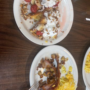 LUBBOCK’S BREAKFAST HOUSE & GRILL - Updated September 2024 - 94 Photos ...