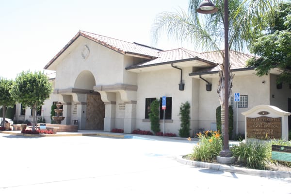 VISALIA EYE CENTER - Updated September 2025 - 21 Reviews - 112 N Akers ...