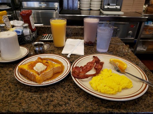 GOLDEN NUGGET - 153 Photos & 189 Reviews - 2406 W Diversey Ave, Chicago ...