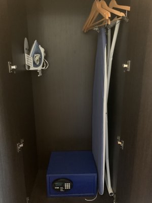 HOLIDAY INN EXPRESS & SUITES REDDING - Updated January 2026 - 74 Photos ...