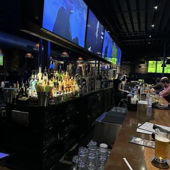 TAVERN IN THE SQUARE - Updated February 2025 - 325 Photos & 439 Reviews ...