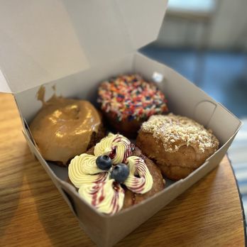 DONNIE’S DONUTS - Updated December 2025 - 106 Photos & 62 Reviews - 701 ...