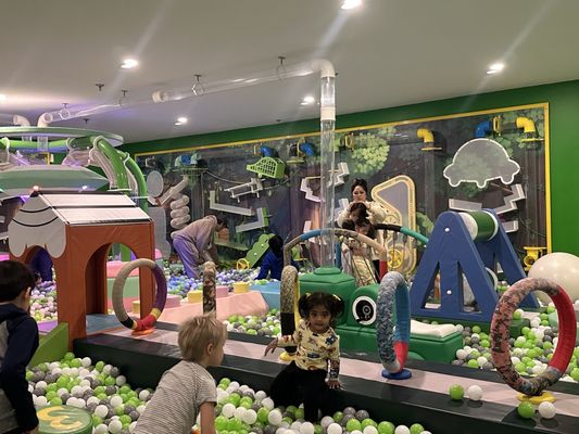 AMAZING FUN PARK - Updated December 2025 - 1325 Eglinton Avenue E ...