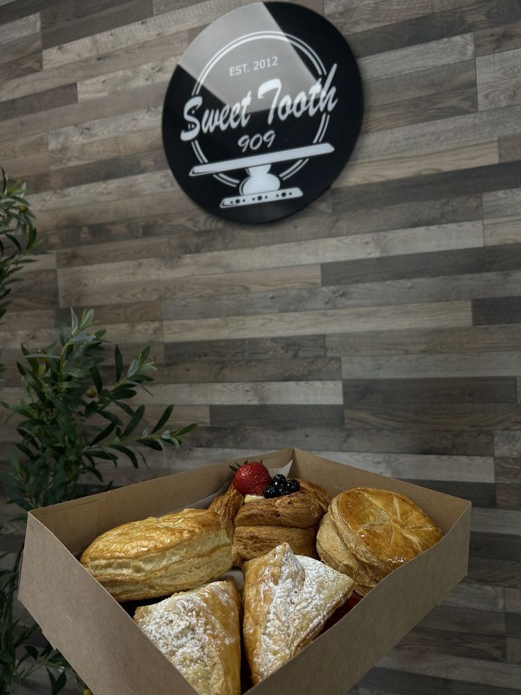 Sweet Tooth 909, Rialto | Roadtrippers