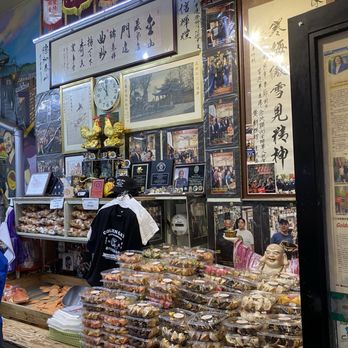 GOLDEN GATE FORTUNE COOKIE FACTORY - Updated June 2024 - 1832 Photos ...