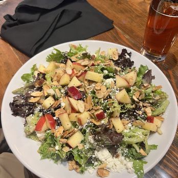 TAPPED - TAPHOUSE & KITCHEN - Updated December 2025 - 184 Photos & 276 ...