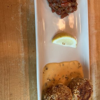 CHEZ ZEE AMERICAN BISTRO - Updated July 2024 - 798 Photos & 1086 ...