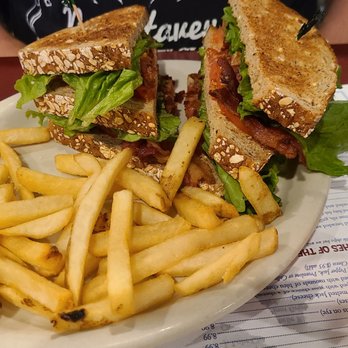 FRIENDLY TAVERN - Updated October 2025 - 409 Photos & 481 Reviews - 290 ...