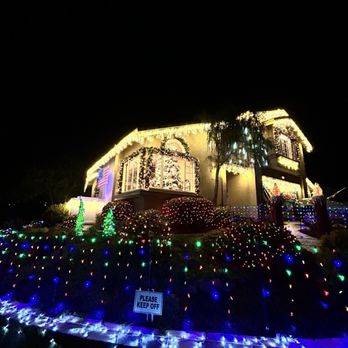 CHESTNUT CHRISTMAS LIT HOUSES - Updated January 2026 - 439 Photos & 72 ...