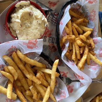 WINGBUCKET - Updated August 2025 - 102 Photos & 70 Reviews - 1308 S ...