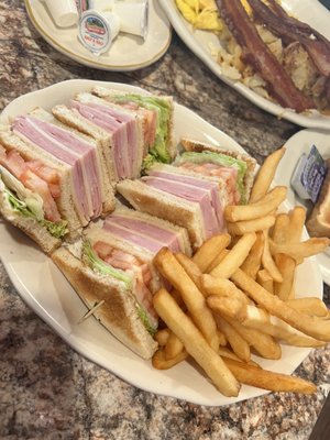 OASIS DINER & RESTAURANT - Updated October 2025 - 14 Photos - 683 Main ...