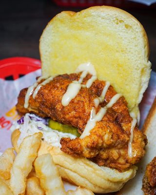 BIRDIES HOT CHICKEN - Updated November 2025 - 111 Photos & 103 Reviews ...