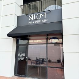 SI LOM THAI ASIAN FUSION - Updated January 2026 - 625 Photos & 692 ...