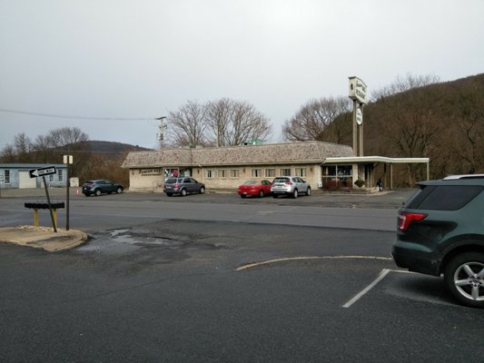 BEACON 443 RESTAURANT - 13 Photos & 67 Reviews - 35 Blakeslee Boulevard ...