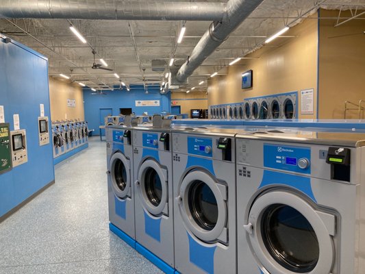 WAVEMAX LAUNDRY - Updated January 2025 - 50 Photos & 11 Reviews - 2823 ...