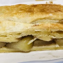 EDELWEISS SAUSAGE CO & DELICATESSEN - Updated October 2025 - 231 Photos ...