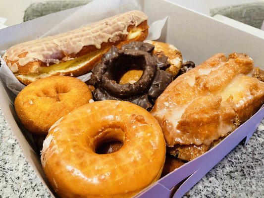 DREAM FLUFF DONUTS - Updated November 2024 - 256 Photos & 313 Reviews ...