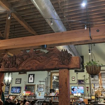 DESCHUTES BREWERY PORTLAND PUBLIC HOUSE - Updated July 2024 - 5194 ...