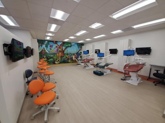 MAGICLAND DENTAL OF PACOIMA - Updated October 2025 - 56 Photos & 117 ...