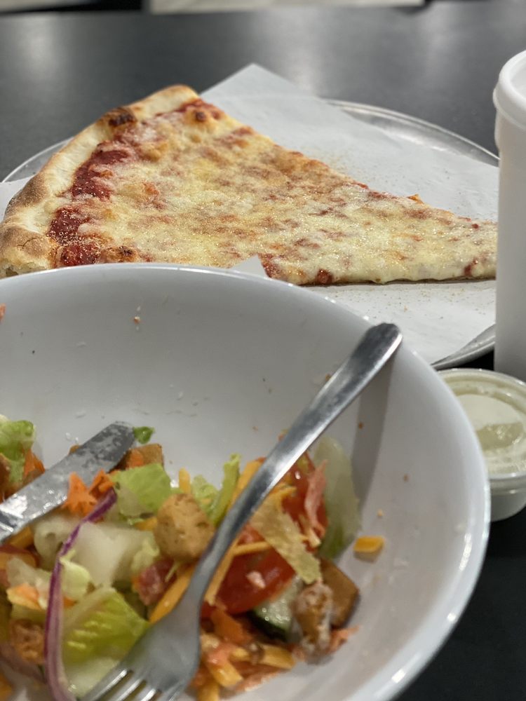 Namoli's NY Pizzeria, Apex | Roadtrippers