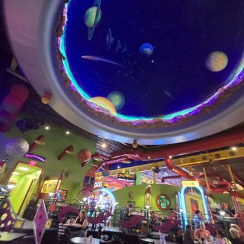 SPACE ALIENS GRILL & BAR - Updated December 2025 - 116 Photos & 128 ...