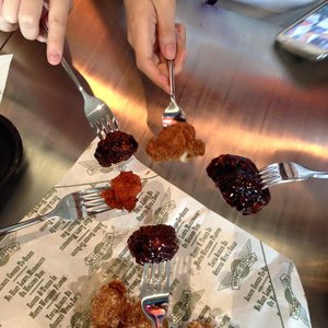 WINGSTOP - Updated July 2025 - 13 Photos - Ground Floor, Glorietta 2 ...