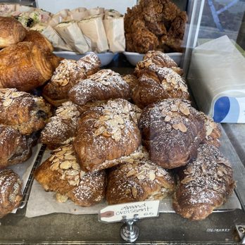 POPPY CAKE BAKING COMPANY - Updated June 2025 - 441 Photos & 374 ...