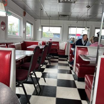 DON’S DRIVE IN - 118 Photos & 195 Reviews - 2030 US 31 N, Traverse City ...