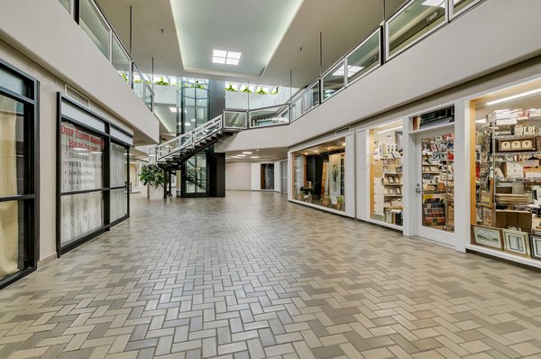 MIDTOWN SQUARE MALL - Updated June 2024 - 17 Photos - 3333 W Division ...