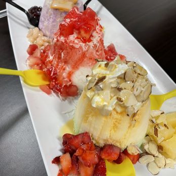 VAMPIRE PENGUIN - Updated June 2024 - 289 Photos & 117 Reviews - 1102 E ...