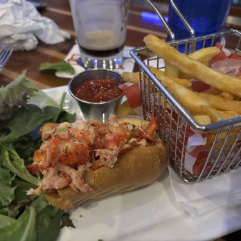 FRIGATE’S WATERFRONT BAR AND GRILL - Updated May 2024 - 460 Photos ...